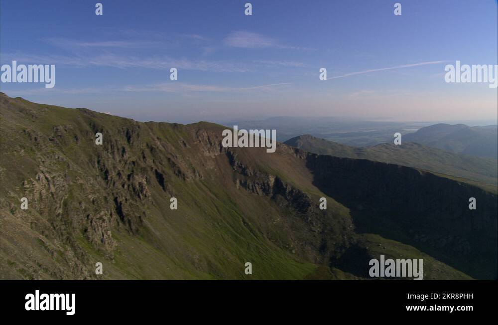 Snowdon aerial Stock Videos & Footage - HD and 4K Video Clips - Alamy
