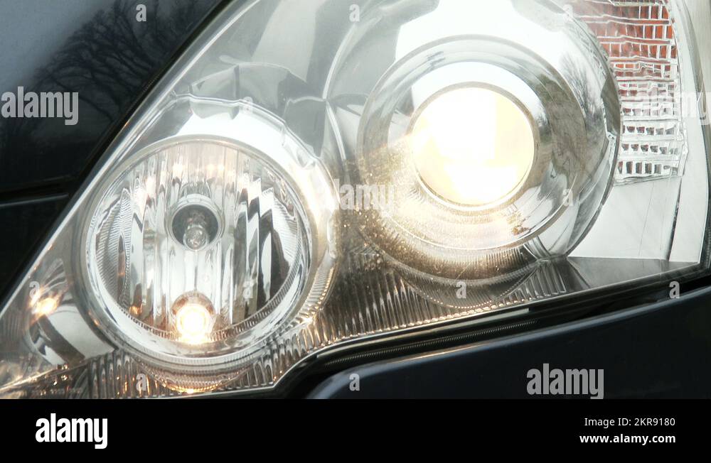 Lights turning on and off Stock Videos & Footage - HD and 4K Video ...