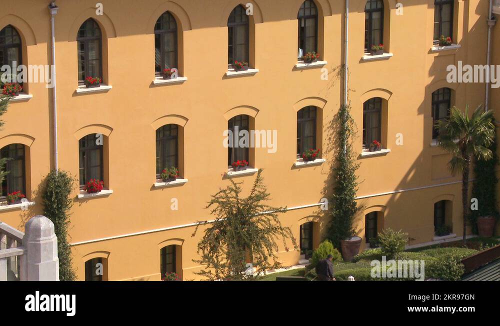 Midnight express Stock Videos & Footage - HD and 4K Video Clips - Alamy