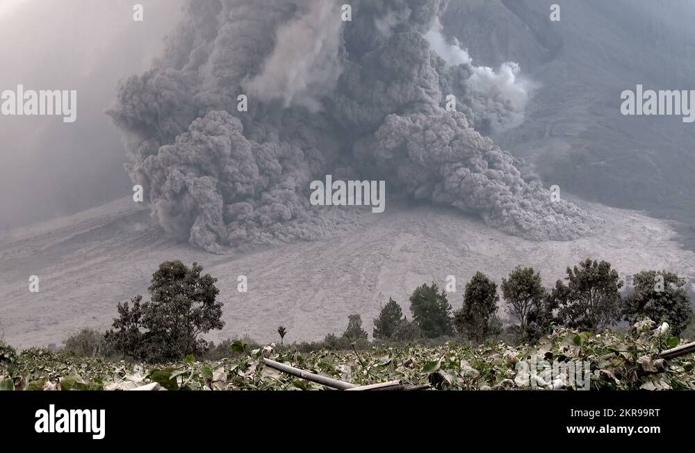 Pyroclastic flow Stock Videos & Footage - HD and 4K Video Clips - Alamy