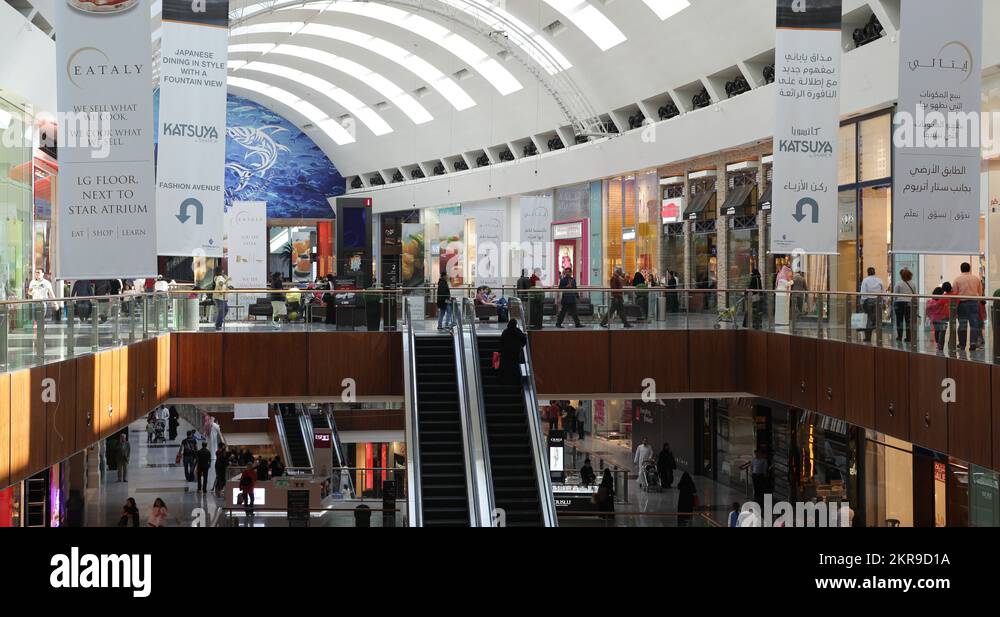 Shopping mall dome interior Stock Videos & Footage - HD and 4K Video ...