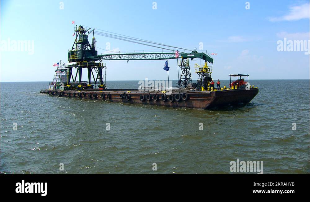 Derrick barge Stock Videos & Footage - HD and 4K Video Clips - Alamy