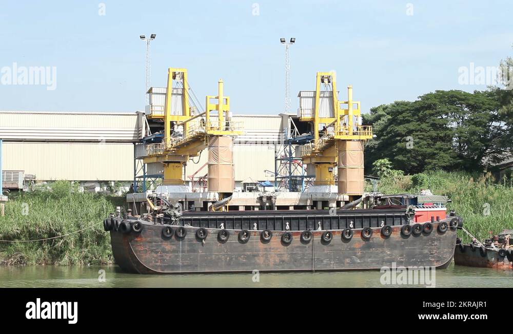 Packet goods Stock Videos & Footage - HD and 4K Video Clips - Alamy