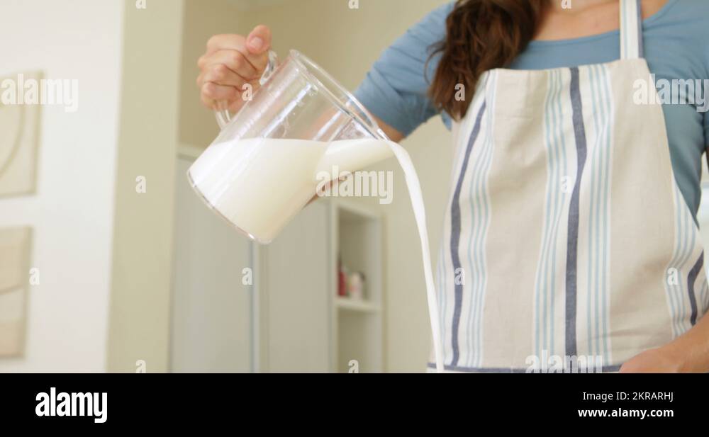 Milk pouring flour Stock Videos & Footage - HD and 4K Video Clips - Alamy