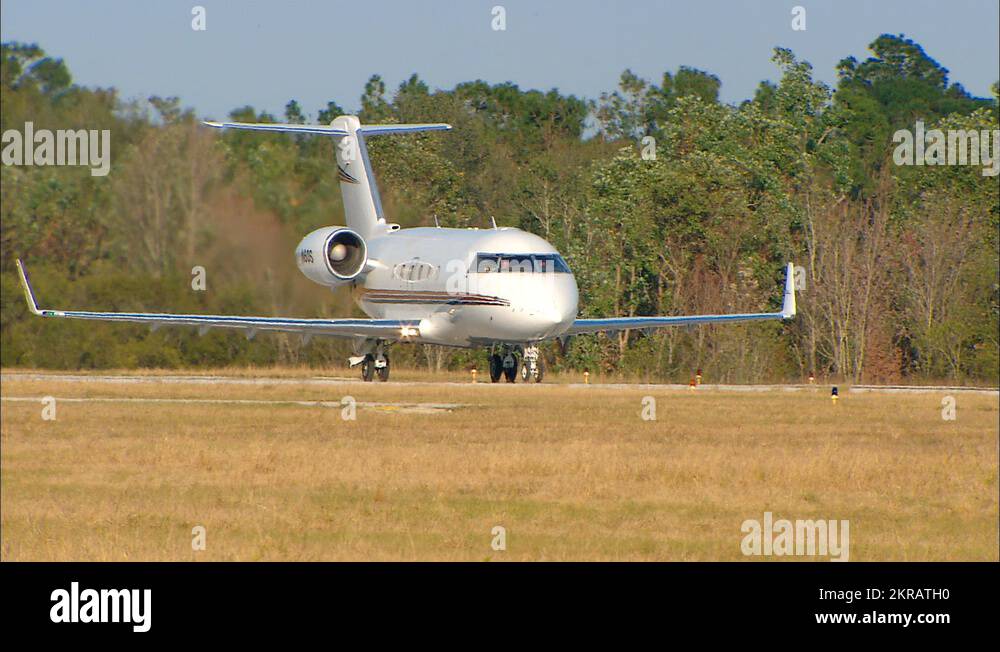 Bombardier Challenger Jet Take Off MCU Stock Video Footage - Alamy