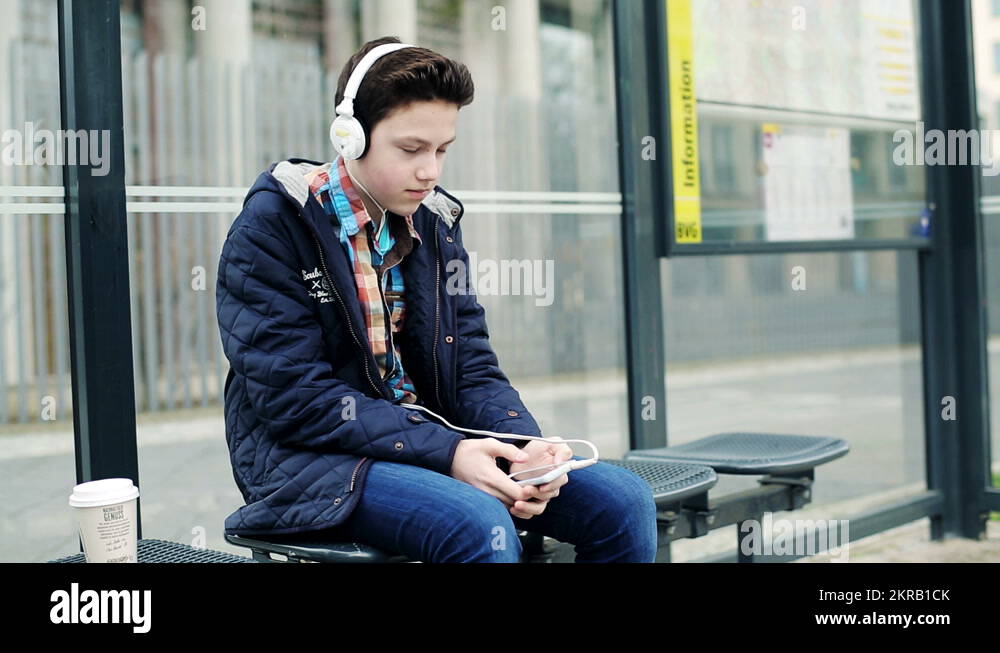 Listen music bus Stock Videos & Footage - HD and 4K Video Clips - Alamy