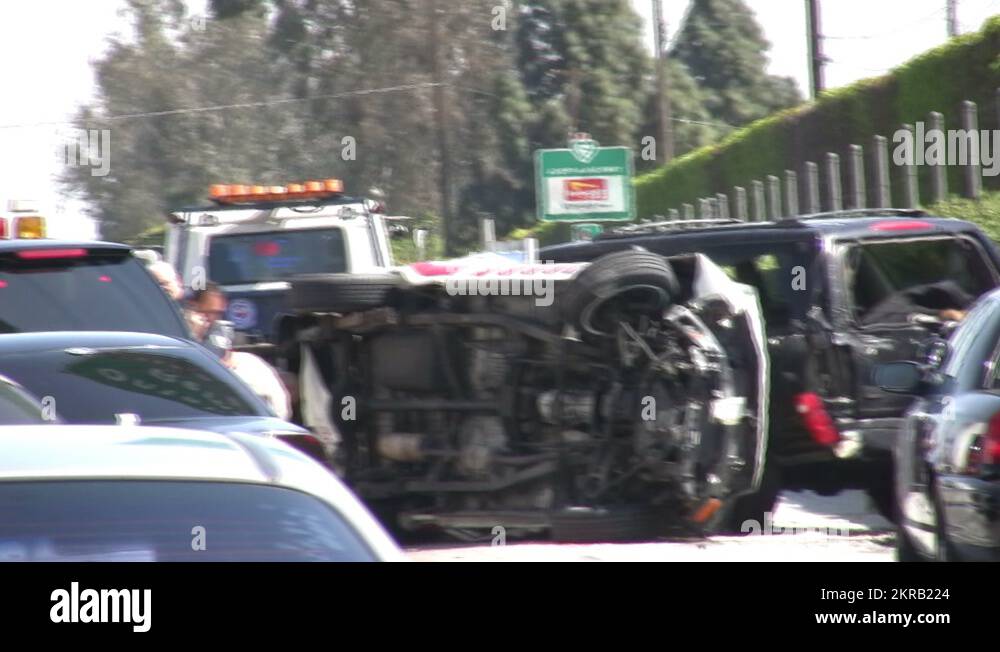 Car wreck on highway Stock Videos & Footage - HD and 4K Video Clips - Alamy