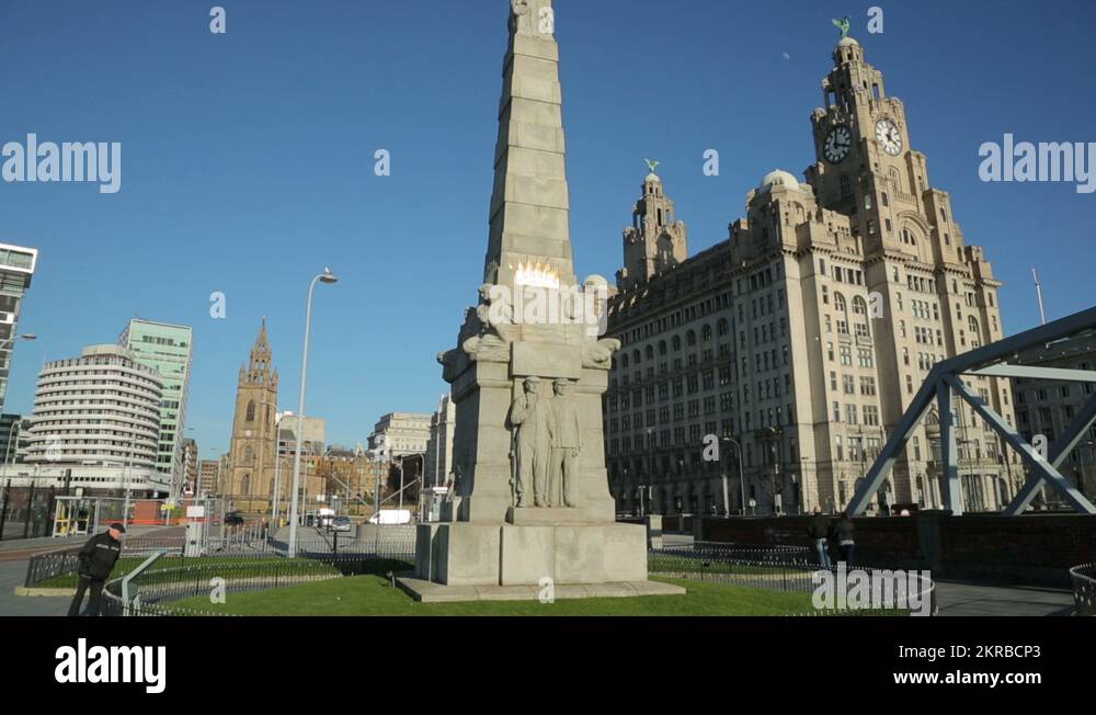 titanic memorial, st nicholas place, liverpool pier head, england Stock ...