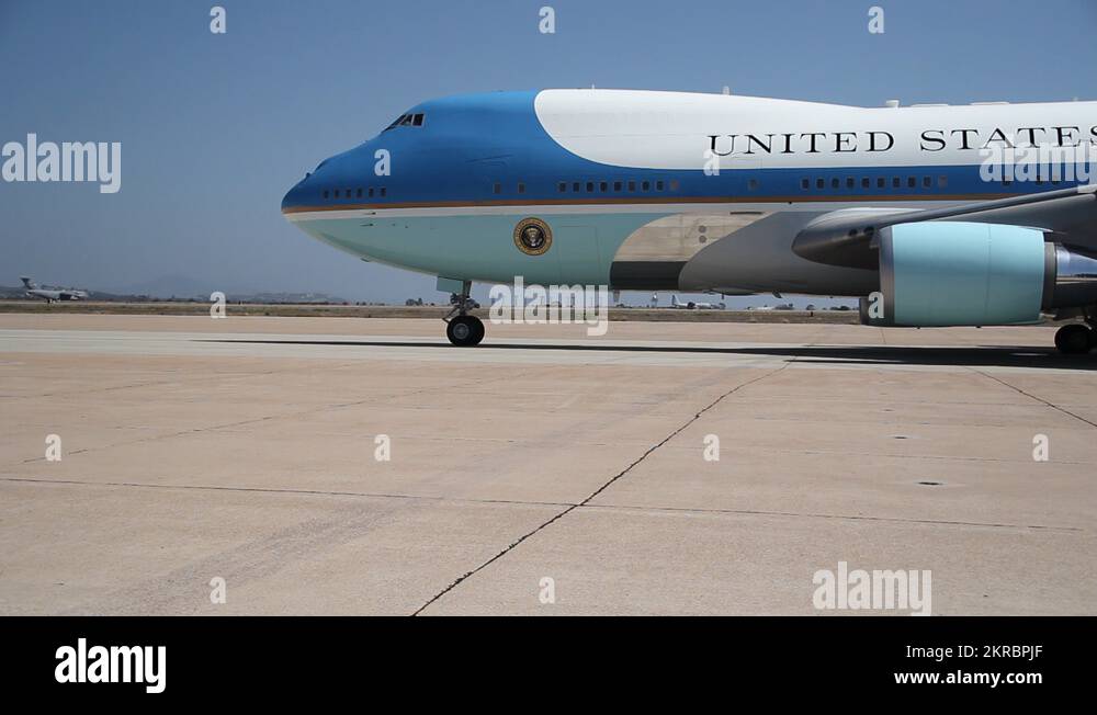 Boeing 747 air force one Stock Videos & Footage - HD and 4K Video Clips ...
