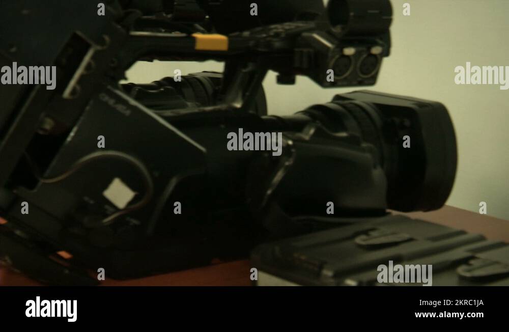 Reportage cameras Stock Videos & Footage - HD and 4K Video Clips - Alamy