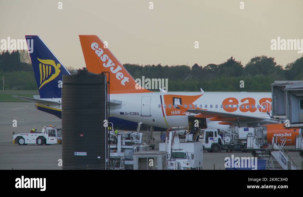 Easyjet aeroplane logo Stock Videos & Footage - HD and 4K Video Clips ...