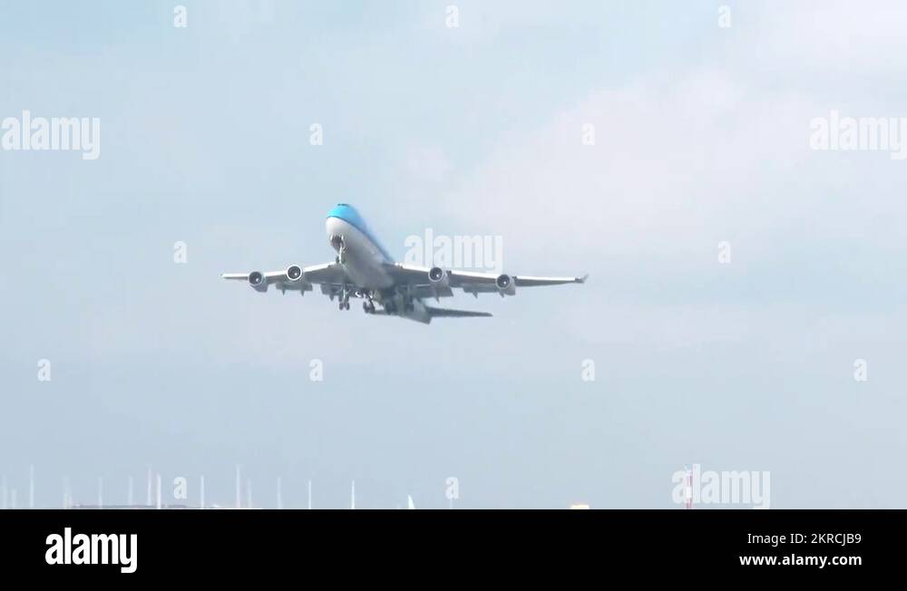 4K KLM Boeing 747 on take off Stock Video Footage - Alamy