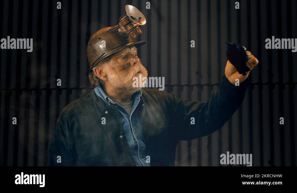 Dead canary Stock Videos & Footage - HD and 4K Video Clips - Alamy