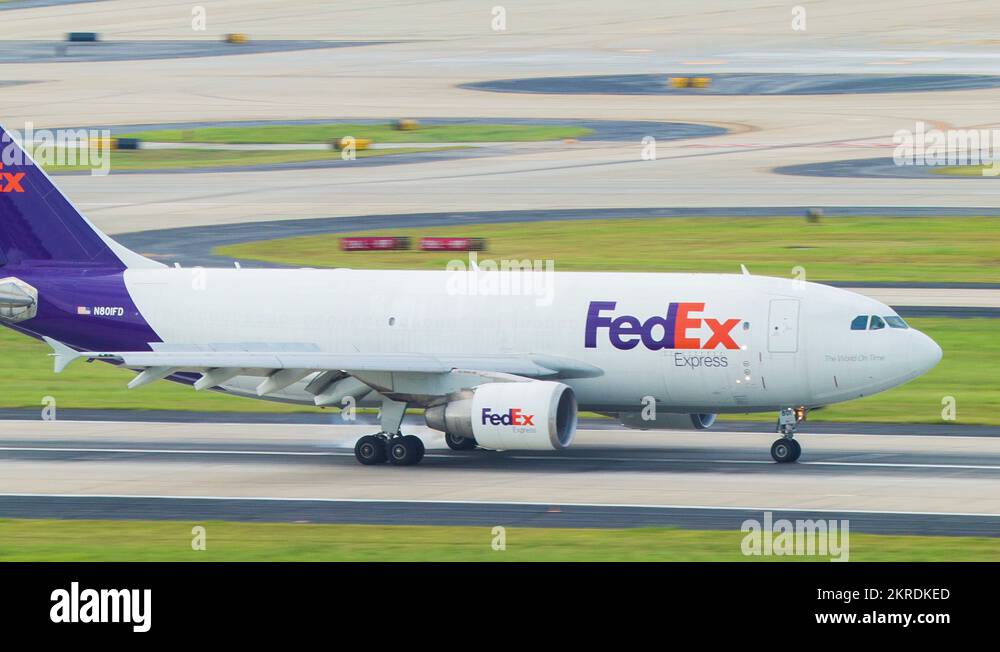 Fedex airport Stock Videos & Footage - HD and 4K Video Clips - Alamy