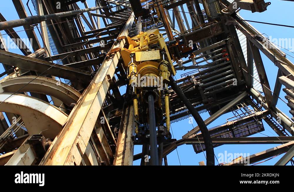 Top Drive System (TDS) Spinning for Oil Drilling Rig - Oilfield ...