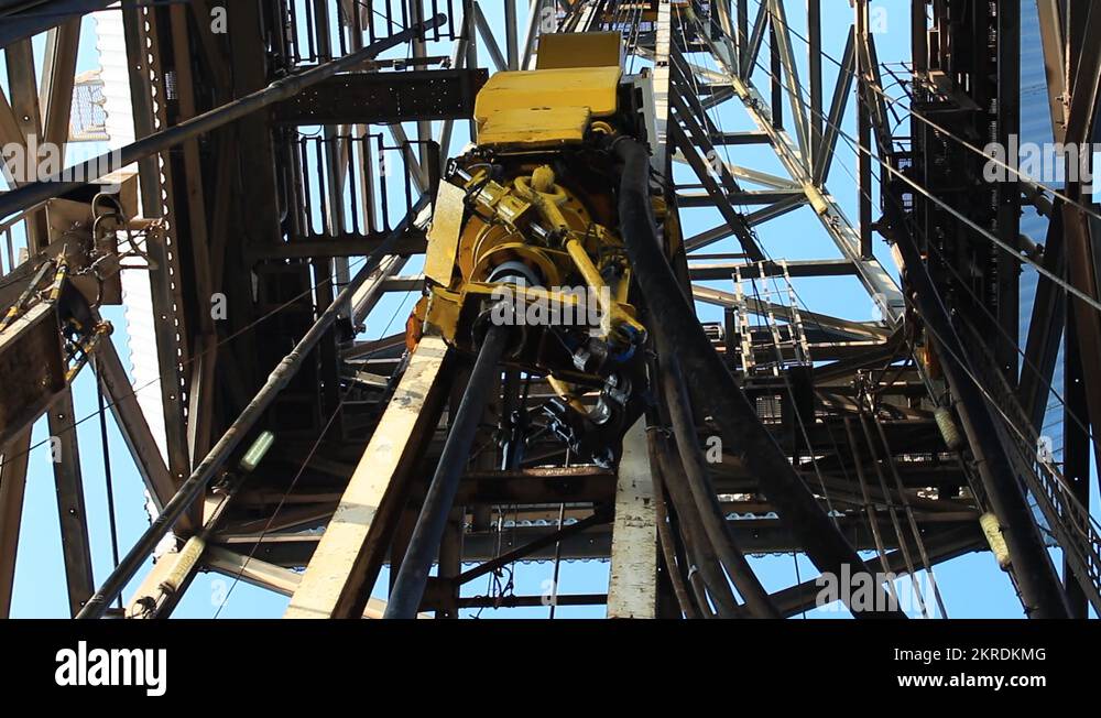 Top Drive System (TDS) Spinning for Oil Drilling Rig - Oilfield ...
