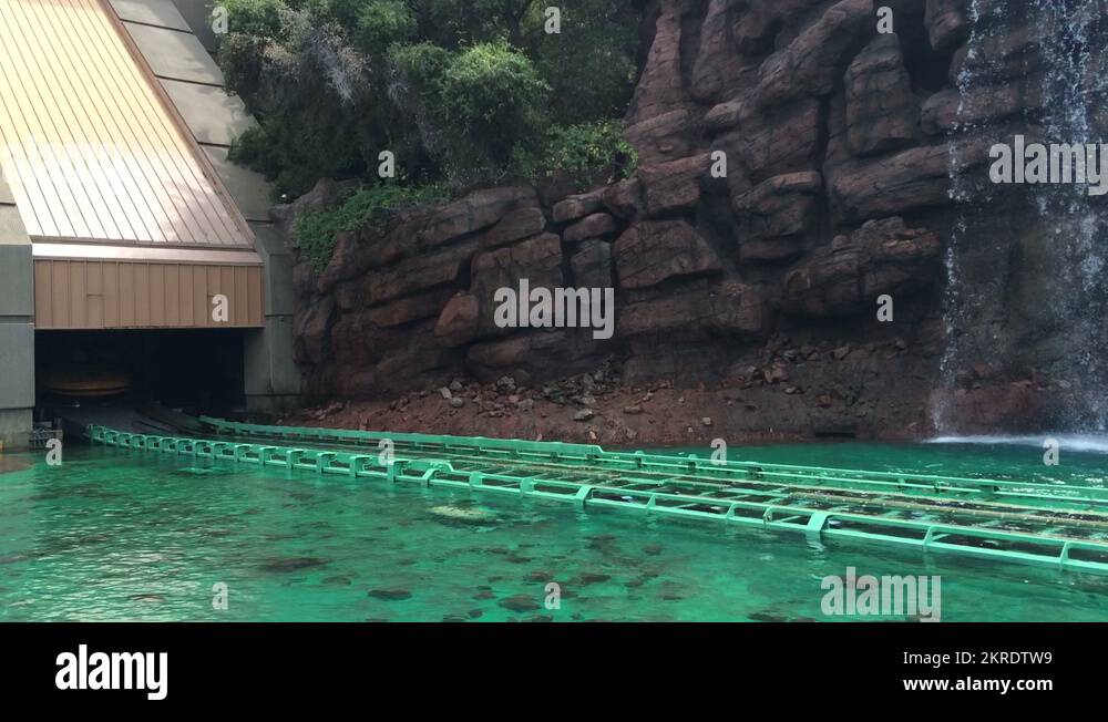 Jurassic Park water ride at Universal Studios with sound Stock Video ...