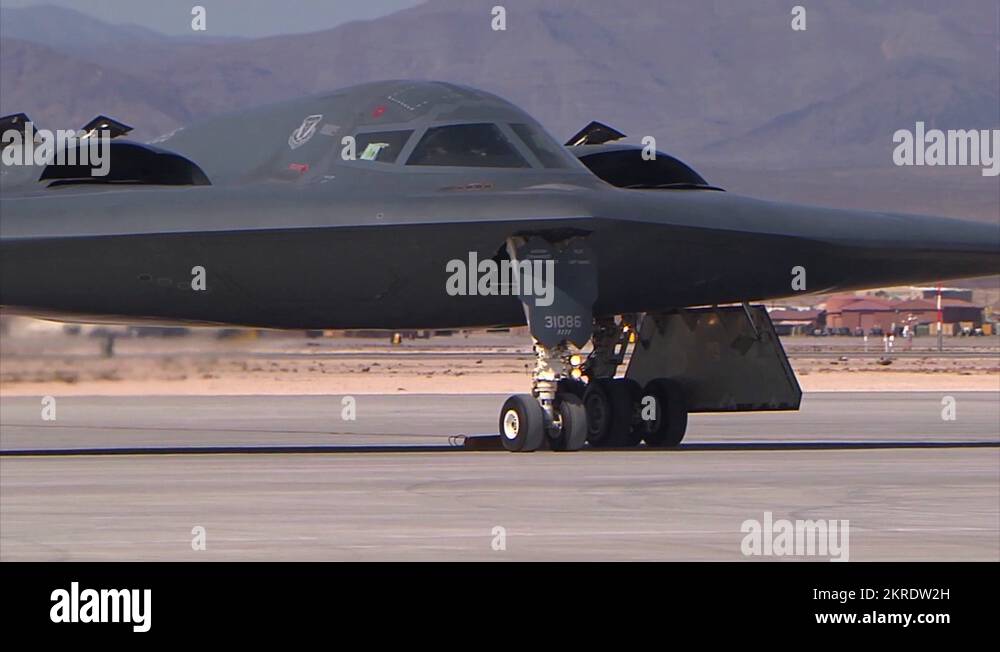 B 2 pilots Stock Videos & Footage - HD and 4K Video Clips - Alamy