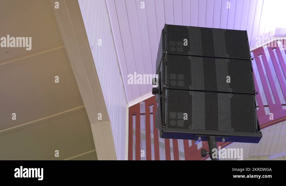 Line array speakers Stock Videos & Footage - HD and 4K Video Clips - Alamy