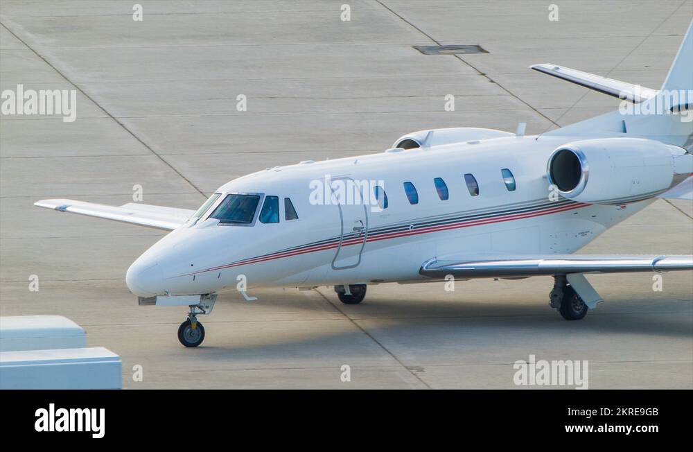 Executive terminal Stock Videos & Footage - HD and 4K Video Clips - Alamy