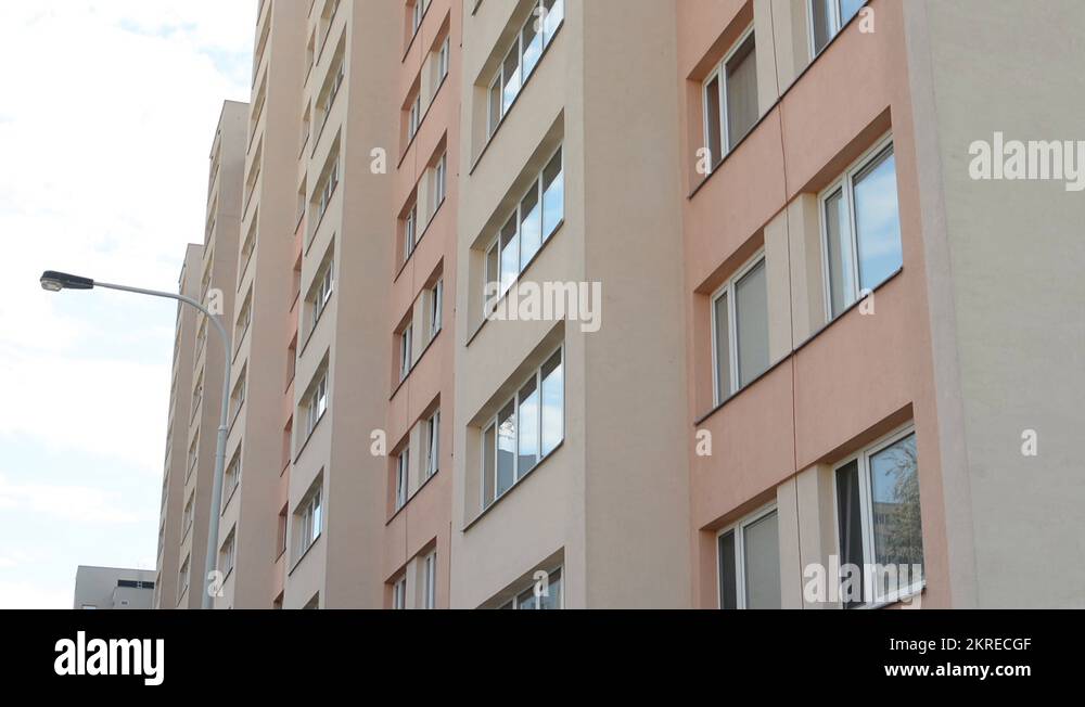 High rise block Stock Videos & Footage - HD and 4K Video Clips - Alamy