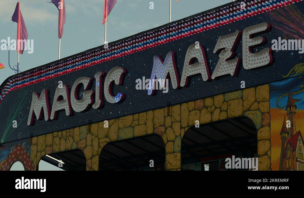 Magic maze Stock Videos & Footage - HD and 4K Video Clips - Alamy