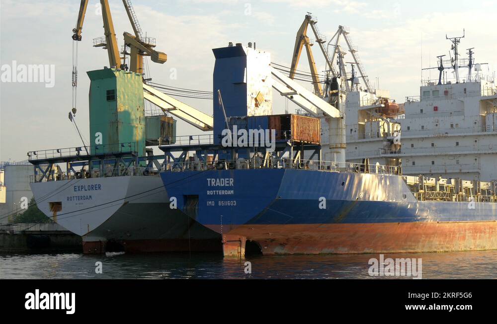 Carrack ships Stock Videos & Footage - HD and 4K Video Clips - Alamy