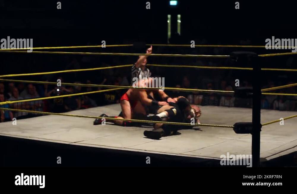 Pro wrestling Stock Videos & Footage - HD and 4K Video Clips - Alamy