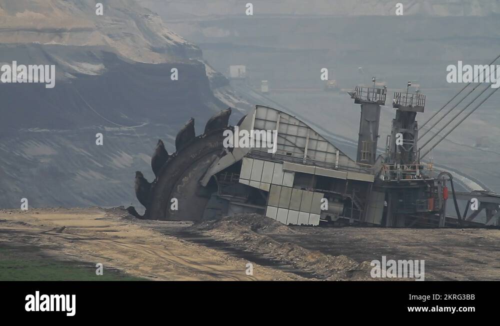 Coal digging machine Stock Videos & Footage - HD and 4K Video Clips - Alamy