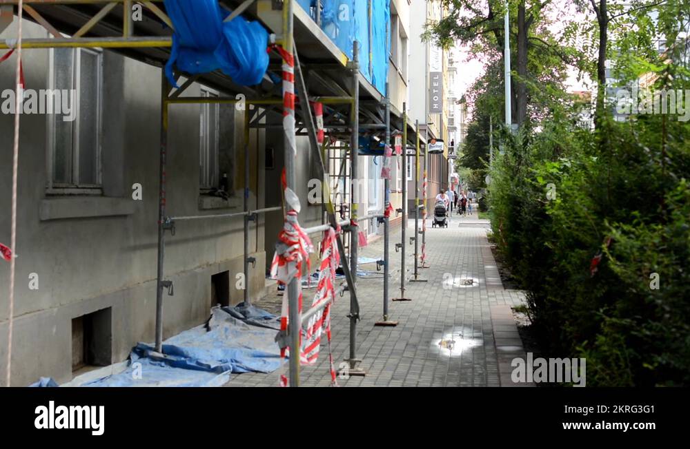 Scaffold scaffolding street building Stock Videos & Footage - HD and 4K ...