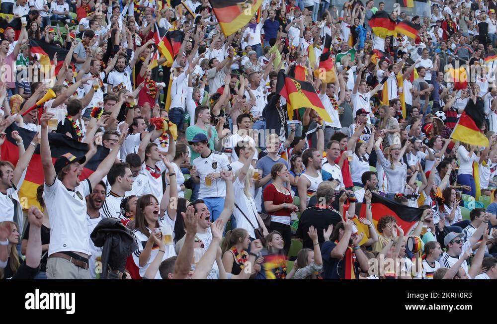 Flags cheering Stock Videos & Footage - HD and 4K Video Clips - Alamy