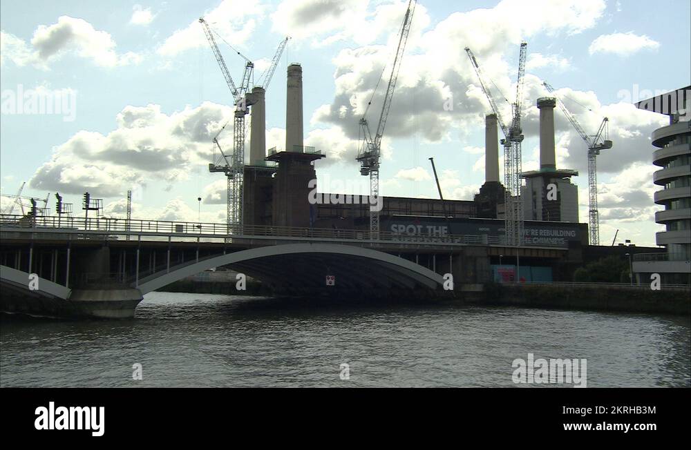 Battersea power station water river thames Stock Videos & Footage - HD ...