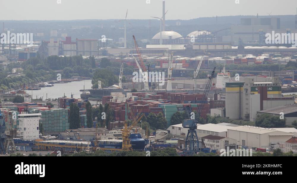 Shell oil refinery Stock Videos & Footage - HD and 4K Video Clips - Alamy
