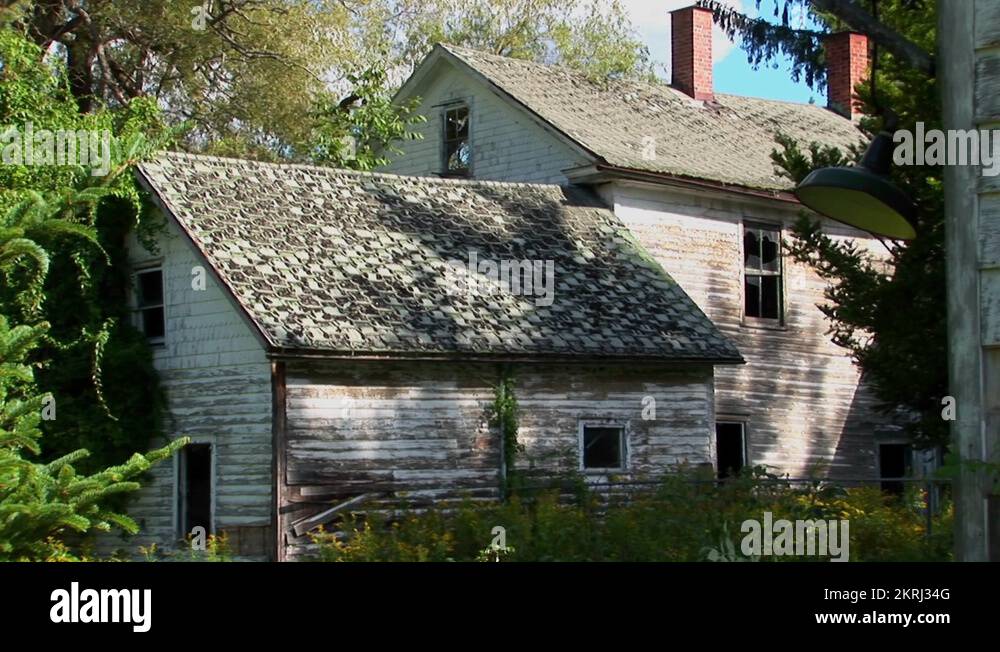 Overgrown old house Stock Videos & Footage - HD and 4K Video Clips - Alamy