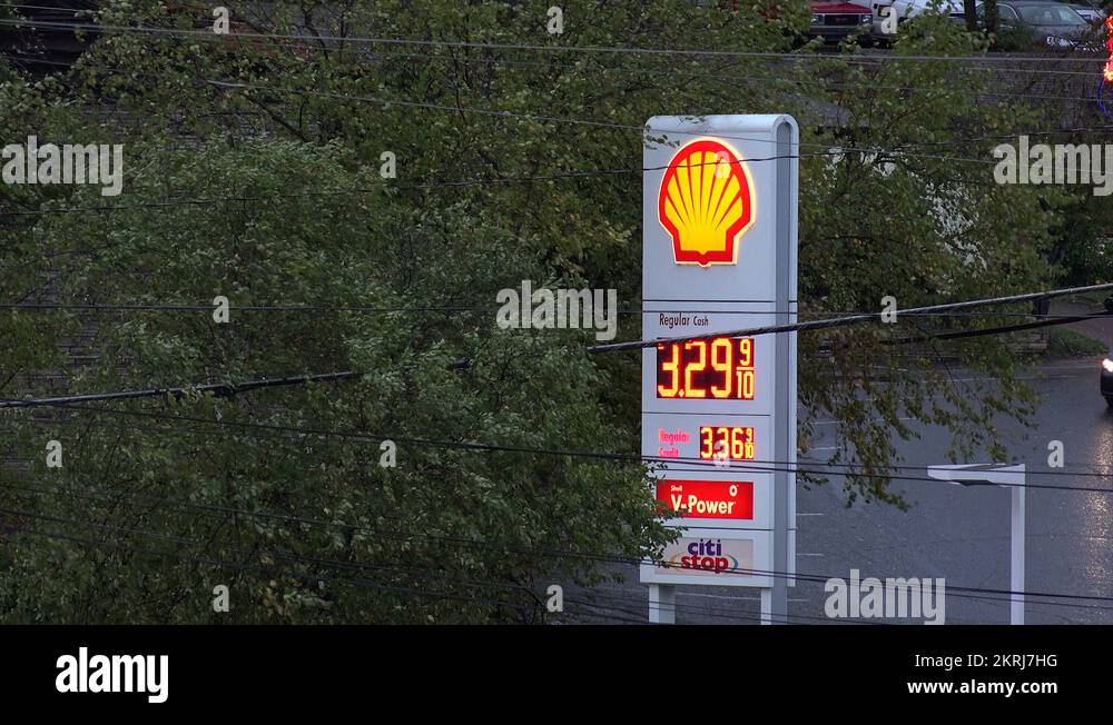 Shell fuel station sign Stock Videos & Footage - HD and 4K Video Clips ...