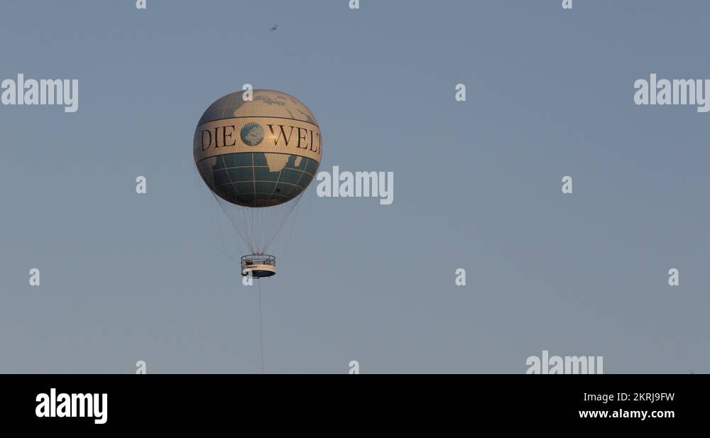 Hot Air Balloon Passing Float Flying Berlin Trip Flight Die Welt ...