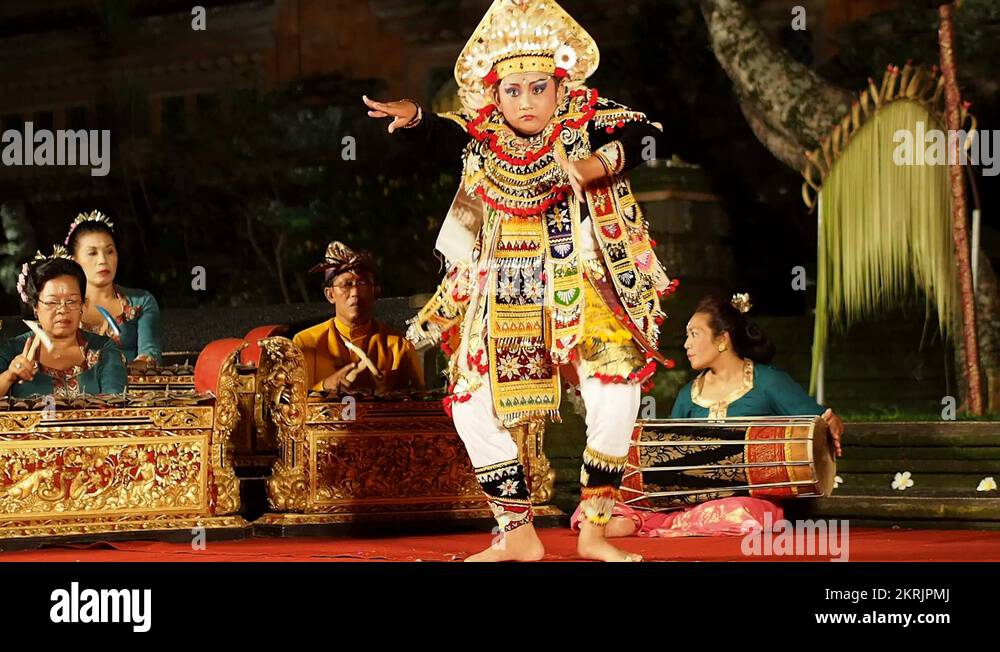 Baris dancer ubud bali Stock Videos & Footage - HD and 4K Video Clips ...