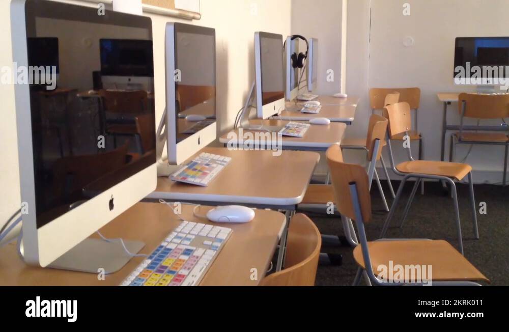 Classroom computers Stock Videos & Footage - HD and 4K Video Clips - Alamy