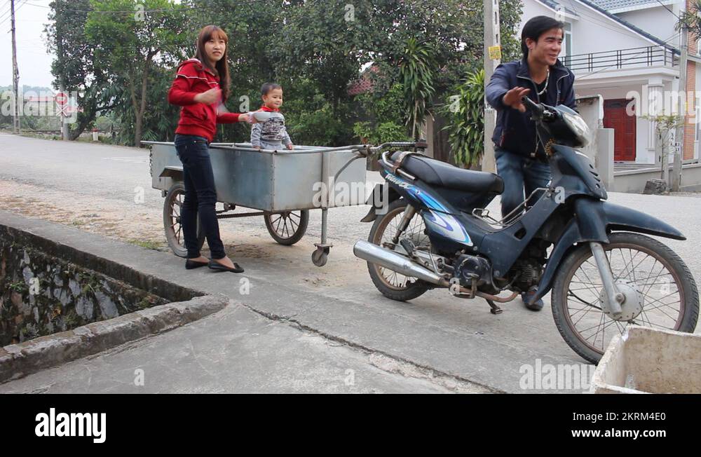 Sister hook Stock Videos & Footage - HD and 4K Video Clips - Alamy