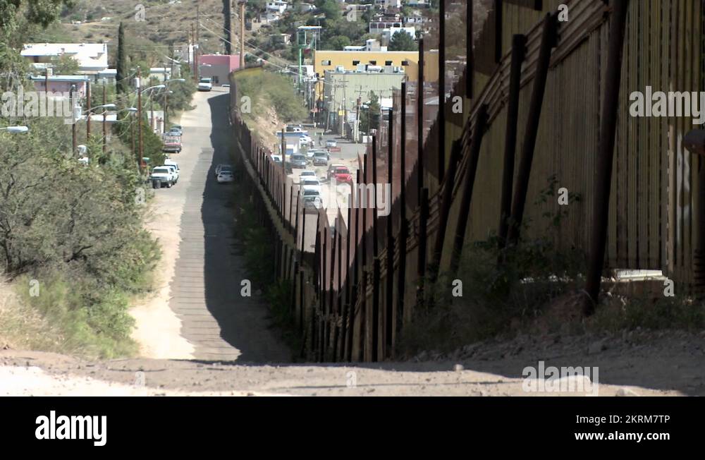 Fence a the border Stock Videos & Footage - HD and 4K Video Clips - Alamy