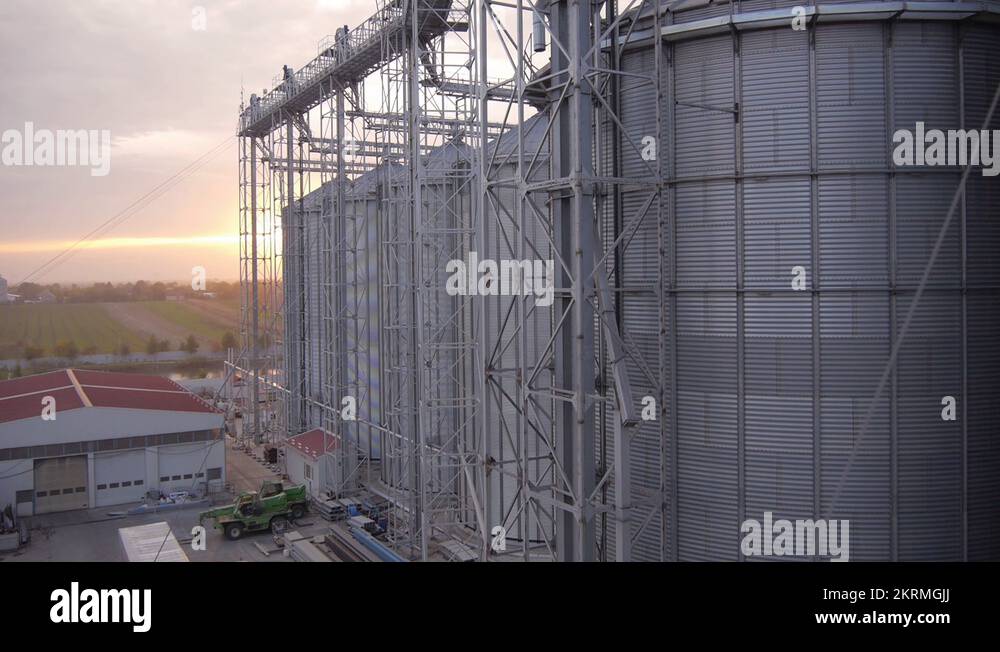 Farm silo aerial Stock Videos & Footage - HD and 4K Video Clips - Alamy