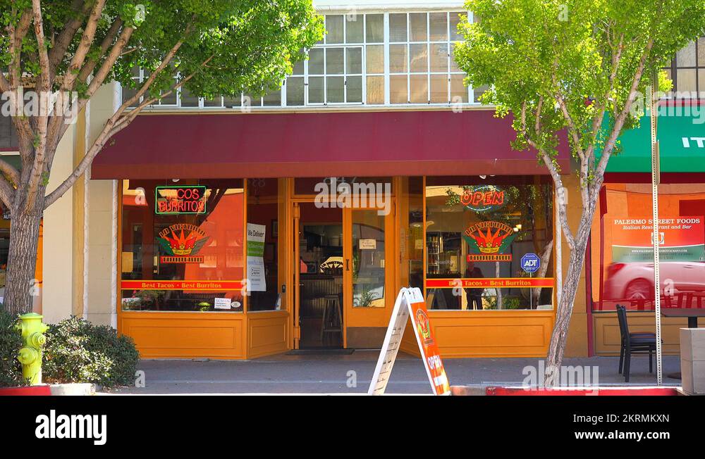 Retail storefront Stock Videos & Footage - HD and 4K Video Clips - Alamy