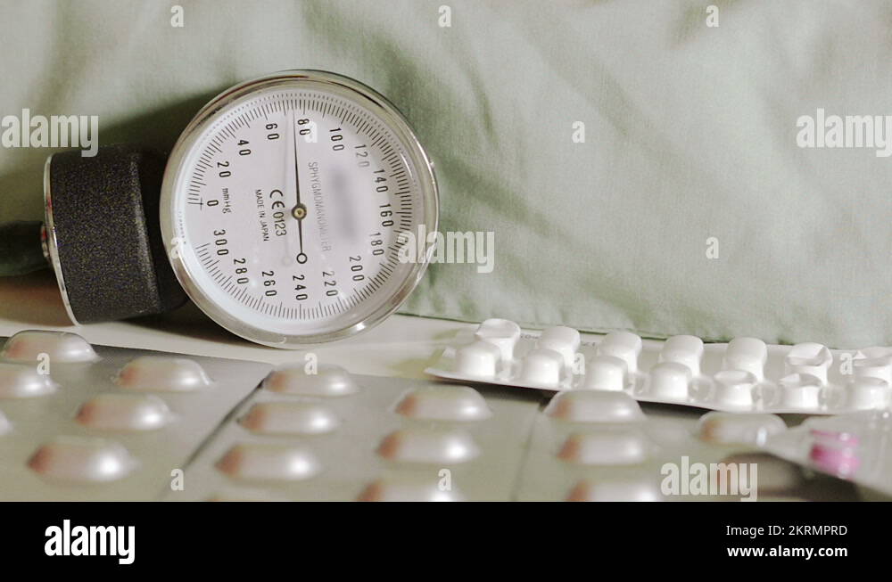 Measuring tablets Stock Videos & Footage - HD and 4K Video Clips - Alamy