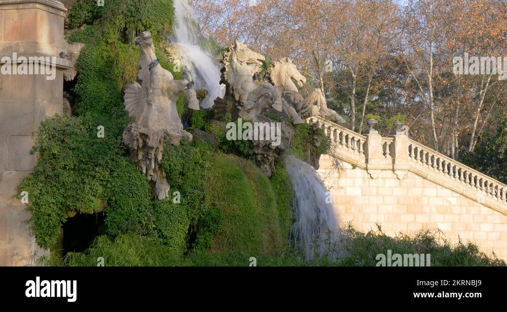 sun light fountain waterfall parc de la ciutadella 4k barcelona spain ...