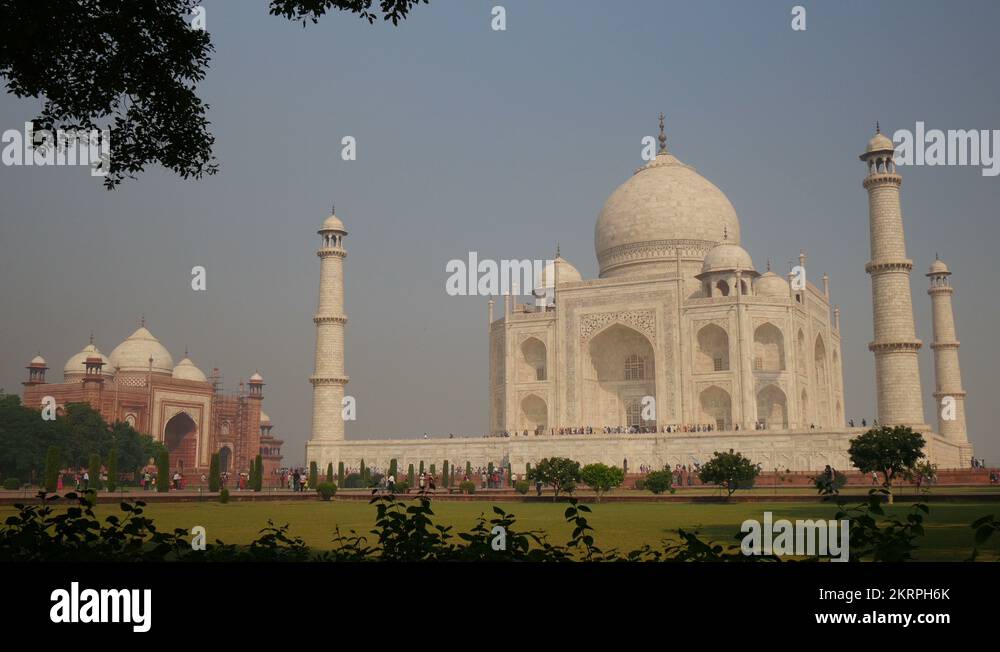 Overview of the Taj Mahal complex in India Stock Video Footage - Alamy