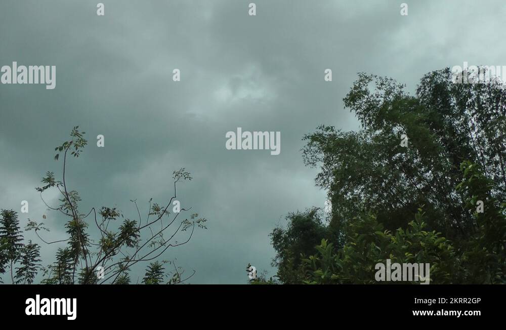 Heavy clouds rolling in the sky during Typhoon Hagupit in the ...
