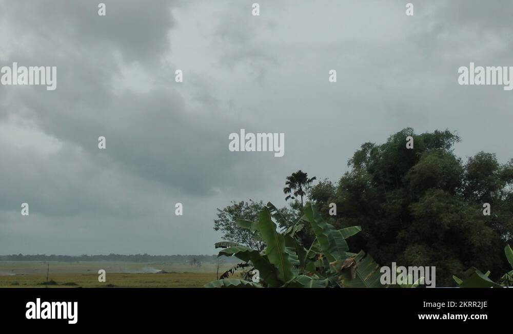Heavy clouds rolling in the sky during Typhoon Hagupit in the ...
