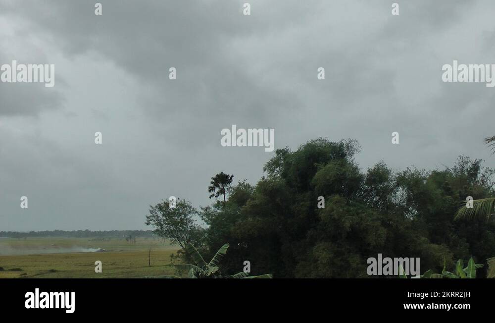 Heavy clouds rolling in the sky during Typhoon Hagupit in the ...