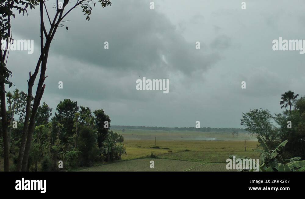 Heavy clouds rolling in the sky during Typhoon Hagupit in the ...