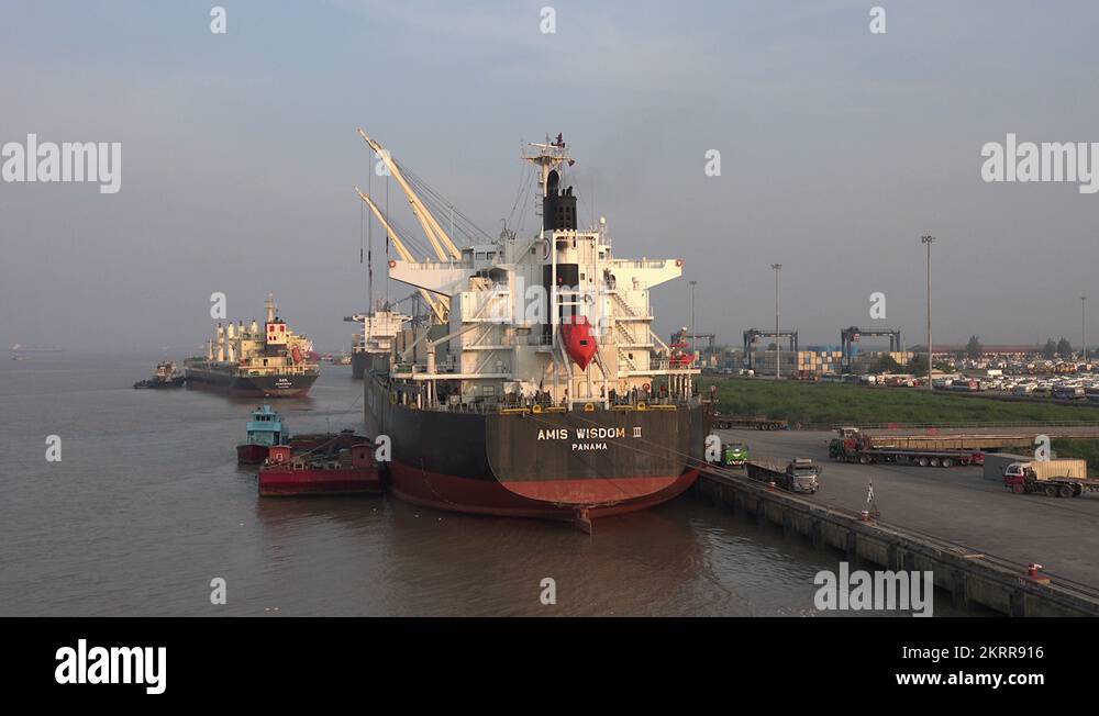 Burmese port Stock Videos & Footage - HD and 4K Video Clips - Alamy